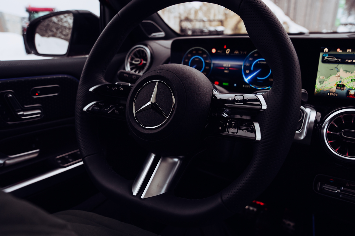 Nye Mercedes-Benz EQB 300 - med tilhengerfeste og økt rekkevidde