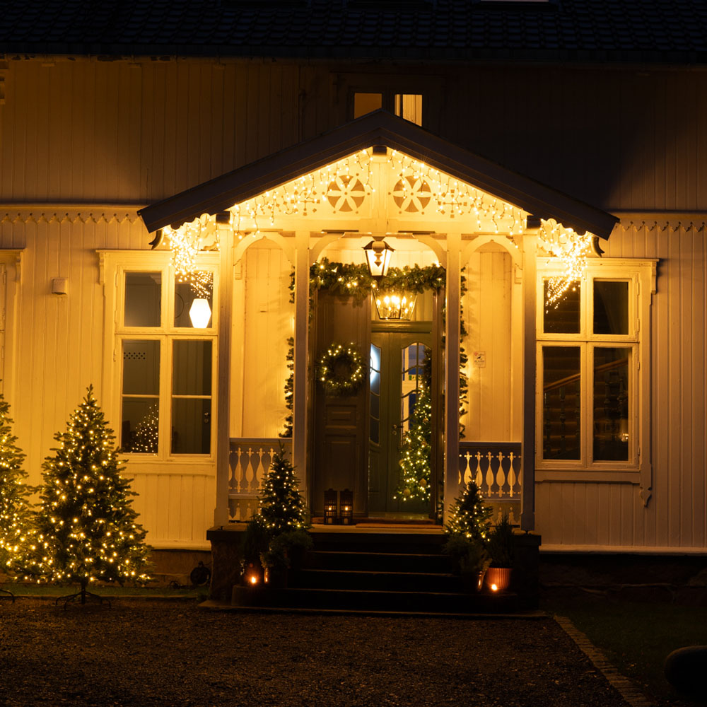 Julebelysning & lyslenker – Skap magisk stemning ute | Plantasjen