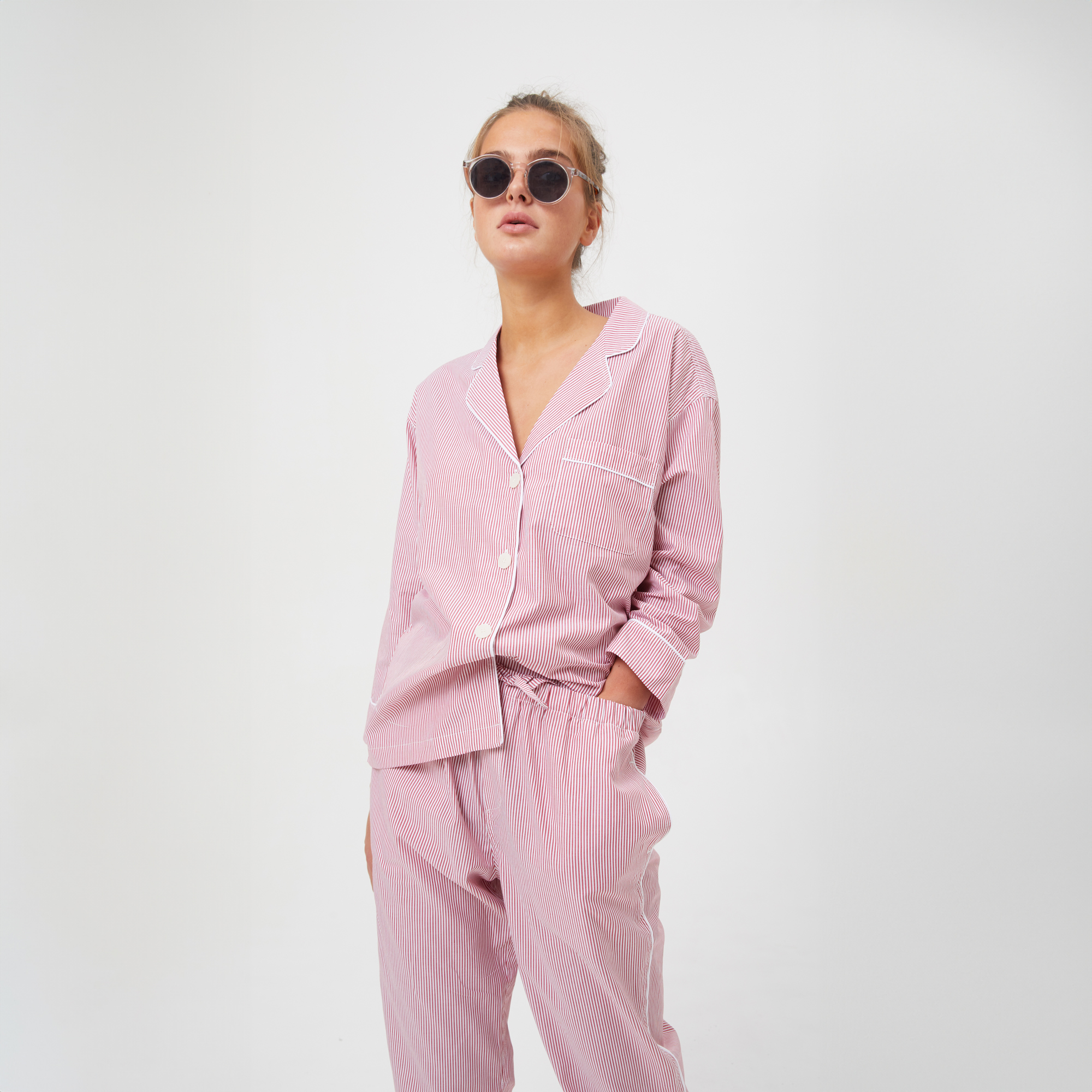 eve-thin-stripe-red-1.jpg eve-thin-stripe-red-1.jpg